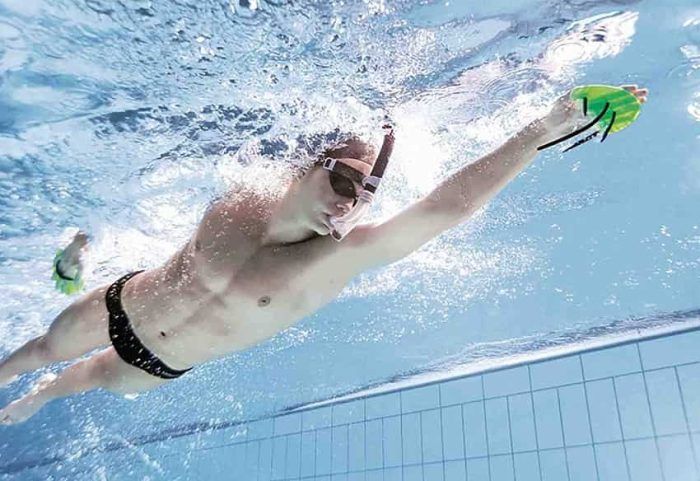 How Finger Tip Paddles Will Help You Swim Your Best