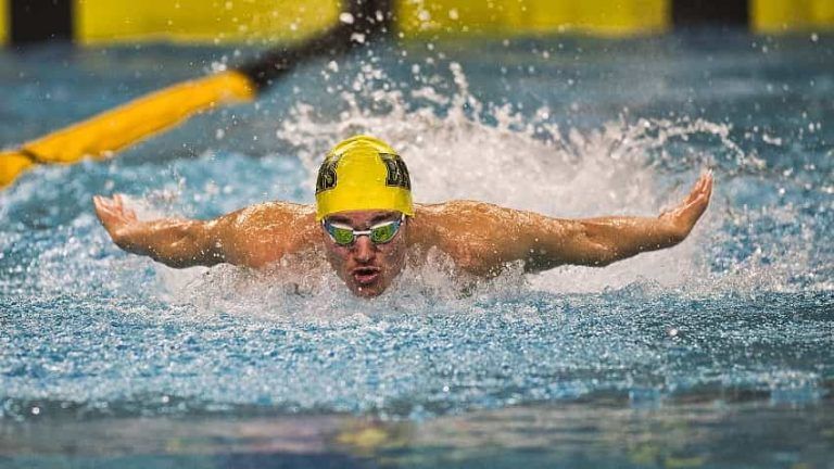 4 Best Swimmers Shammy for Drying Off Fast at the Pool