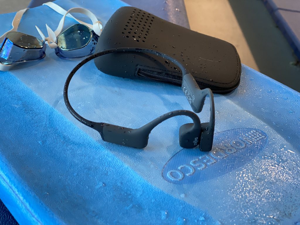 7 Best Waterproof Headphones for Swimming