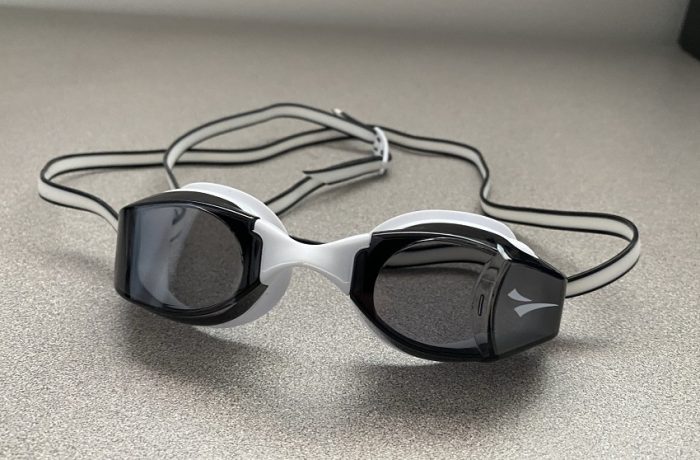 The 2 Best Smart Swim Goggles on the Market