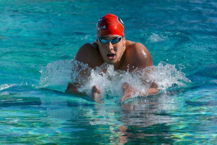 Why Do Swimmers Wear Mirrored Swim Goggles?